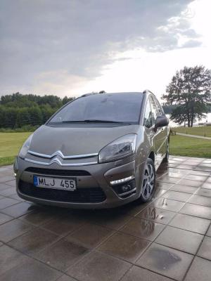 Brown Citroen Grand C4 Picasso 2011 in Vilnius, with an engine capacity of 2.00 L and mileage of 334 thousand km for 2700 €, photo  on AUTOMOTO.COM.LV