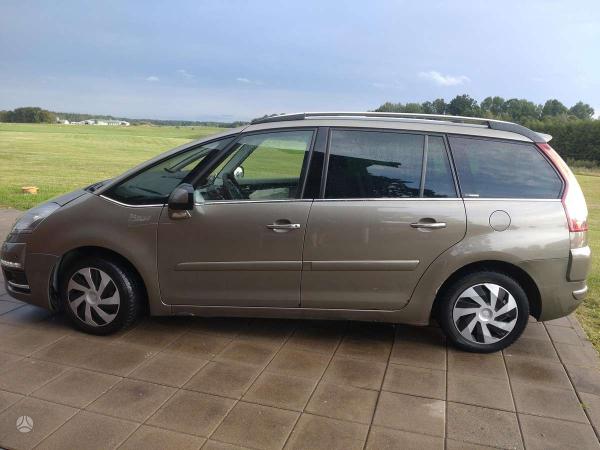Brūns Citroen Grand C4 Picasso 2011 Viļņa, ar dzinēja tilpumu 2.00 L un nobraukumu 334 tūkst. km par 2700 €, foto 7 vietnē AUTOMOTO.COM.LV