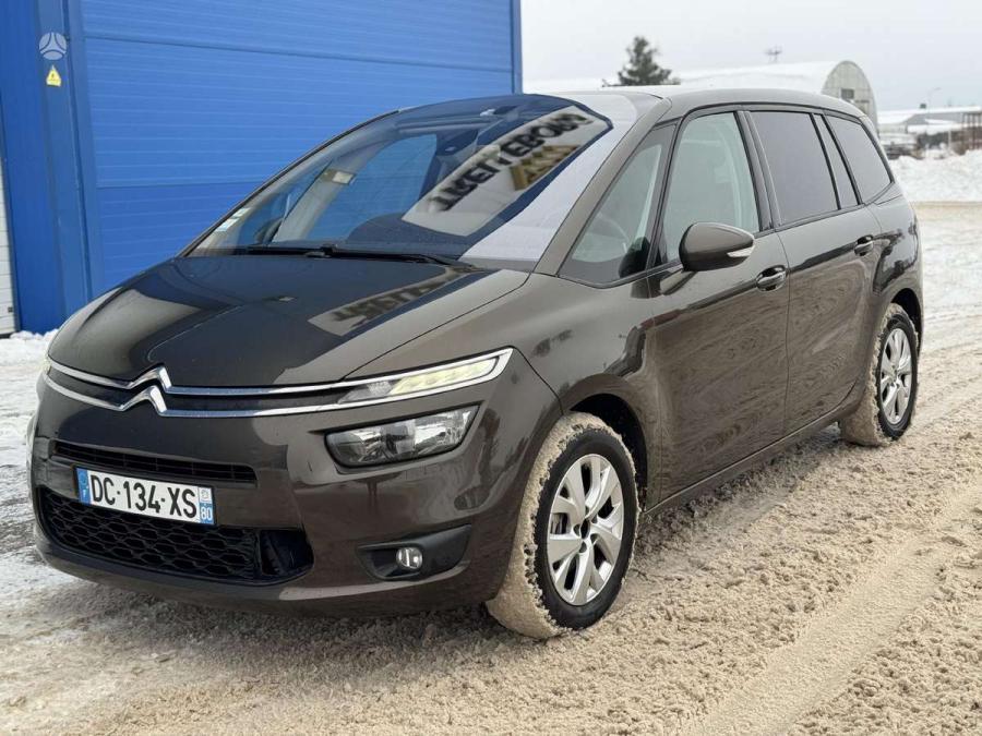 Brown Citroen Grand C4 Picasso 2014 in Taurage, with an engine capacity of 1.56 L and mileage of 240 thousand km for 4700 €, photo 1 on AUTOMOTO.COM.LV