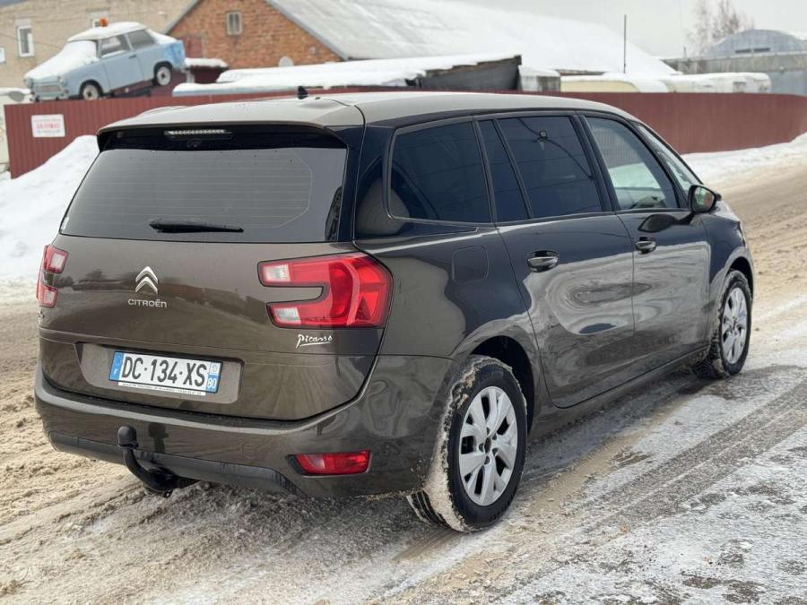 Brown Citroen Grand C4 Picasso 2014 in Taurage, with an engine capacity of 1.56 L and mileage of 240 thousand km for 4700 €, photo 4 on AUTOMOTO.COM.LV