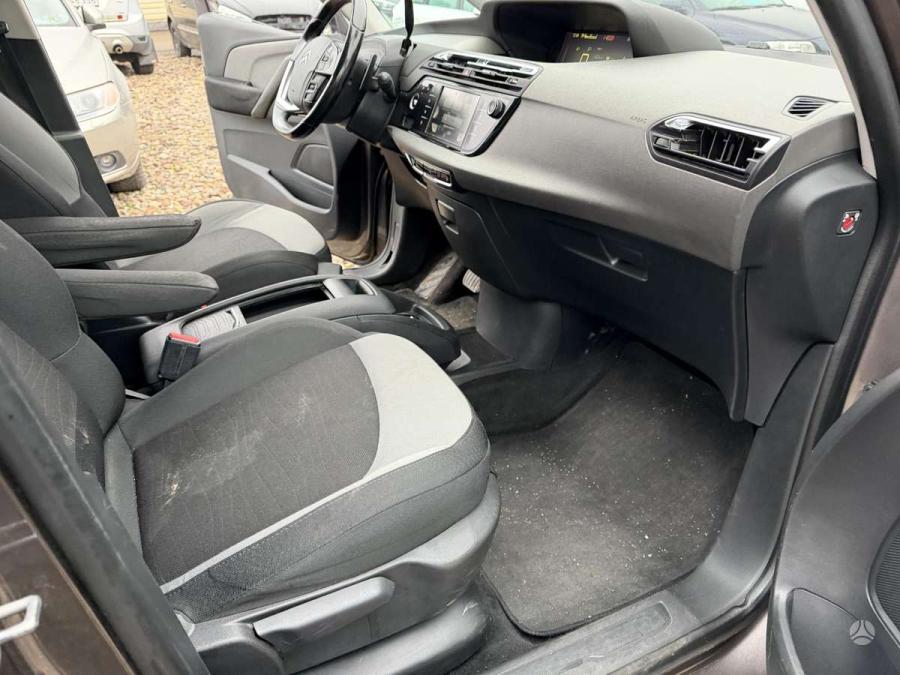 Brūns Citroen Grand C4 Picasso 2015 Utena, ar dzinēja tilpumu 1.56 L un nobraukumu 260 tūkst. km par 5190 €, foto 8 vietnē AUTOMOTO.COM.LV