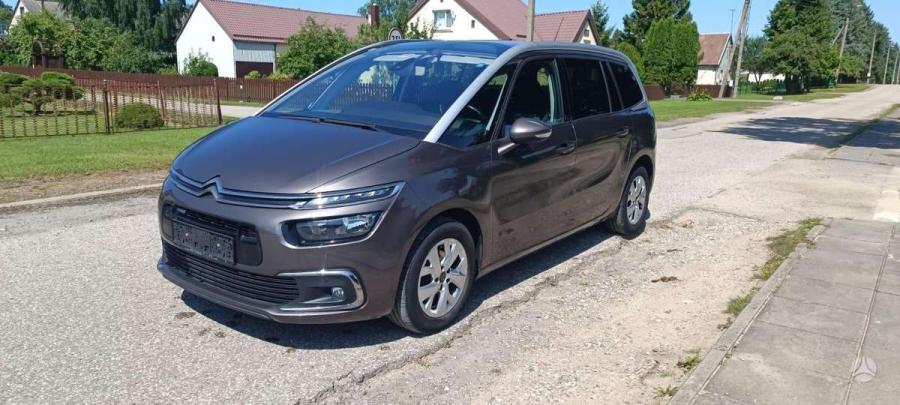 Brūns Citroen Grand C4 Picasso 2016 Marijampole, ar dzinēja tilpumu 1.20 L un nobraukumu 177 tūkst. km par 5650 €, foto 3 vietnē AUTOMOTO.COM.LV