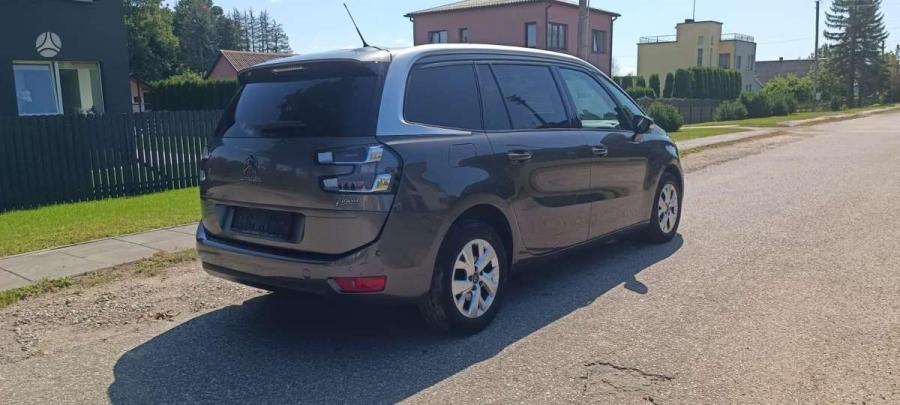 Brūns Citroen Grand C4 Picasso 2016 Marijampole, ar dzinēja tilpumu 1.20 L un nobraukumu 177 tūkst. km par 5650 €, foto 4 vietnē AUTOMOTO.COM.LV