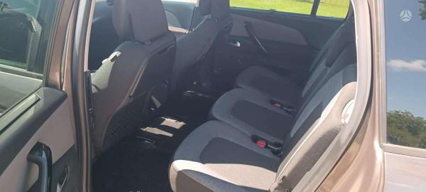 Brūns Citroen Grand C4 Picasso 2016 Marijampole, ar dzinēja tilpumu 1.20 L un nobraukumu 177 tūkst. km par 5650 €, foto 7 vietnē AUTOMOTO.COM.LV