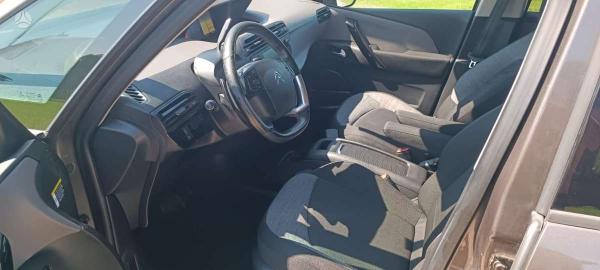 Brūns Citroen Grand C4 Picasso 2016 Marijampole, ar dzinēja tilpumu 1.20 L un nobraukumu 177 tūkst. km par 5650 €, foto 8 vietnē AUTOMOTO.COM.LV