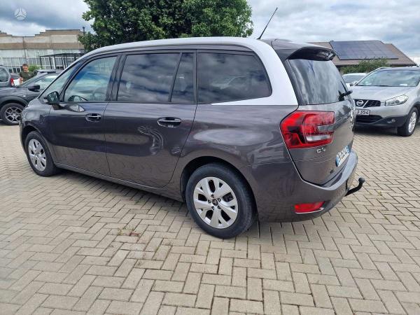 Brown Citroen Grand C4 Picasso 2017 in Taurage, with an engine capacity of 1.56 L and mileage of 270 thousand km for 6600 €, photo 3 on AUTOMOTO.COM.LV