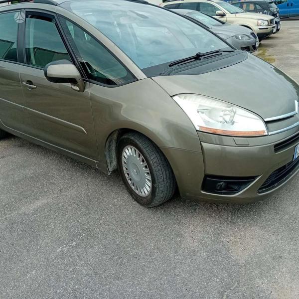 Brūns Citroen Grand C4 Picasso 2008 Šauļi, ar dzinēja tilpumu 1.56 L un nobraukumu 315 tūkst. km par 2100 €, foto 1 vietnē AUTOMOTO.COM.LV