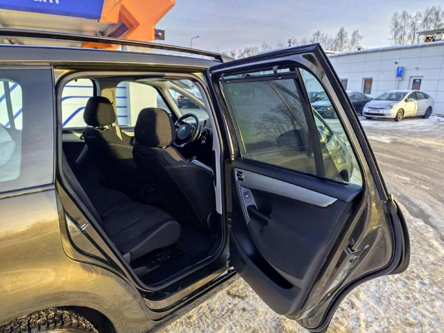 Zaļš Citroen Grand C4 Picasso 2012 Viļņa, ar dzinēja tilpumu 1.60 L un nobraukumu 228 tūkst. km par 2850 €, foto 10 vietnē AUTOMOTO.COM.LV