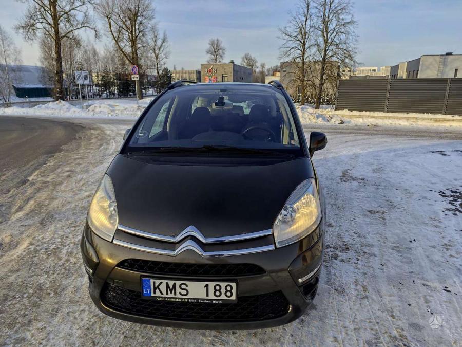 Zaļš Citroen Grand C4 Picasso 2012 Viļņa, ar dzinēja tilpumu 1.60 L un nobraukumu 228 tūkst. km par 2850 €, foto 18 vietnē AUTOMOTO.COM.LV