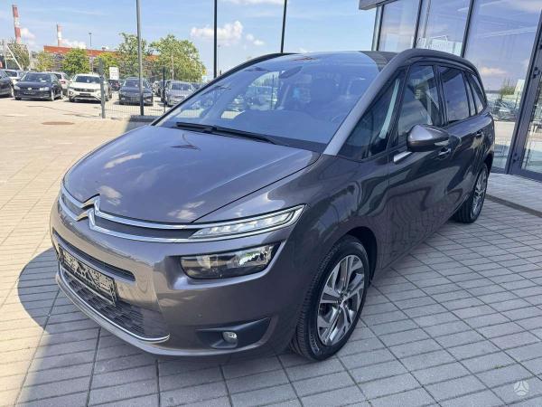 Grey Citroen Grand C4 Picasso 2016 in Kaunas, with an engine capacity of 1.20 L and mileage of 232 thousand km for 5900 €, photo 1 on AUTOMOTO.COM.LV