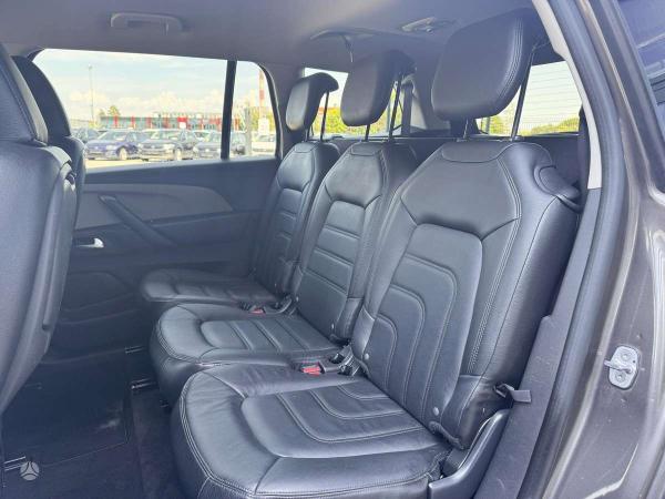 Grey Citroen Grand C4 Picasso 2016 in Kaunas, with an engine capacity of 1.20 L and mileage of 232 thousand km for 5900 €, photo 10 on AUTOMOTO.COM.LV