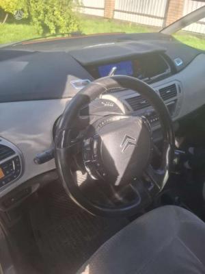 Grey Citroen Grand C4 Picasso 2008 in Kaunas, with an engine capacity of 2.00 L and mileage of 330 thousand km for 1250 €, photo 13 on AUTOMOTO.COM.LV