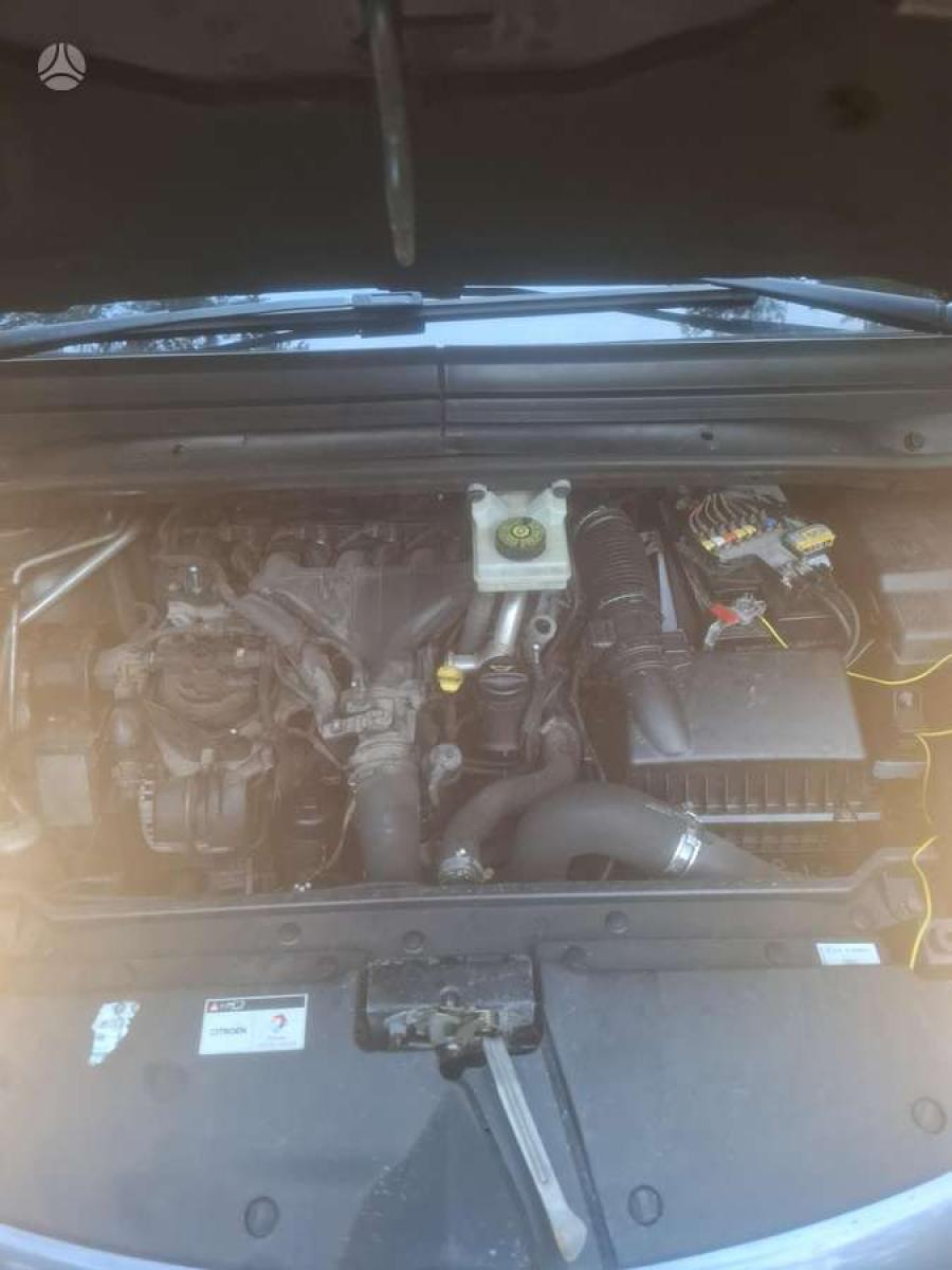 Grey Citroen Grand C4 Picasso 2008 in Kaunas, with an engine capacity of 2.00 L and mileage of 330 thousand km for 1250 €, photo 16 on AUTOMOTO.COM.LV