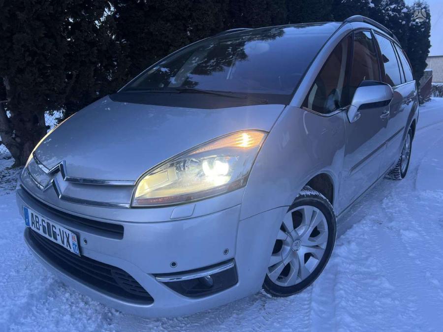 Grey Citroen Grand C4 Picasso 2009 in Taurage, with an engine capacity of 2.00 L and mileage of 267 thousand km for 2600 €, photo 1 on AUTOMOTO.COM.LV