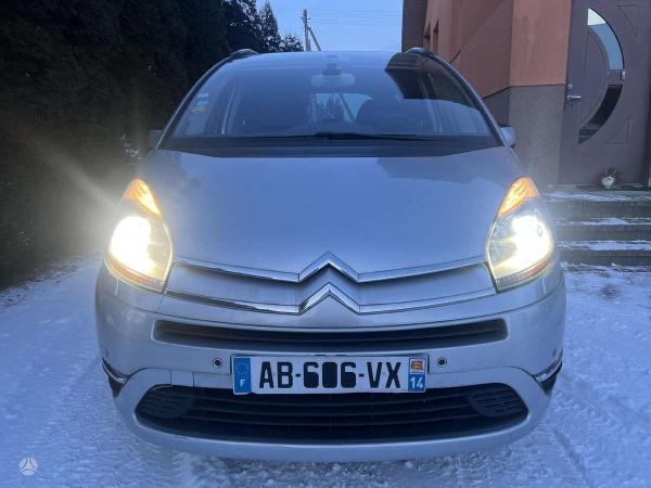 Pelēks Citroen Grand C4 Picasso 2009 Tauragė, ar dzinēja tilpumu 2.00 L un nobraukumu 267 tūkst. km par 2600 €, foto 11 vietnē AUTOMOTO.COM.LV
