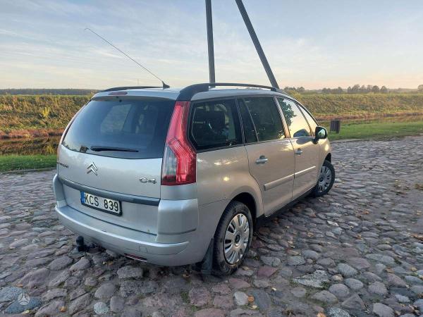 Grey Citroen Grand C4 Picasso 2009 in Jurbarkas, with an engine capacity of 2.00 L and mileage of 314 thousand km for 1500 €, photo 4 on AUTOMOTO.COM.LV
