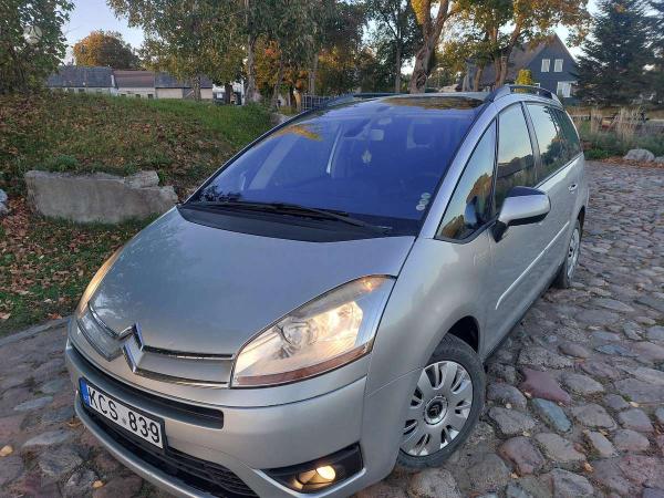 Grey Citroen Grand C4 Picasso 2009 in Jurbarkas, with an engine capacity of 2.00 L and mileage of 314 thousand km for 1500 €, photo 9 on AUTOMOTO.COM.LV