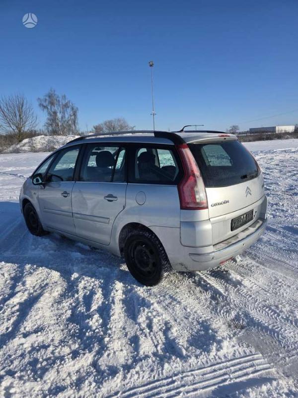 Pelēks Citroen Grand C4 Picasso 2010 Marijampole, ar dzinēja tilpumu 1.56 L un nobraukumu 213 tūkst. km par 1999 €, foto 3 vietnē AUTOMOTO.COM.LV