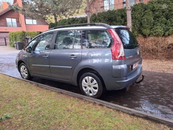 Pelēks Citroen Grand C4 Picasso 2010 Viļņa, ar dzinēja tilpumu 1.56 L un nobraukumu 280 tūkst. km par 2400 €, foto 2 vietnē AUTOMOTO.COM.LV