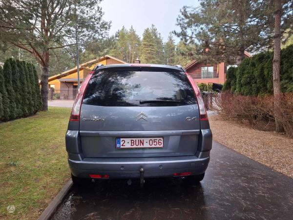 Pelēks Citroen Grand C4 Picasso 2010 Viļņa, ar dzinēja tilpumu 1.56 L un nobraukumu 280 tūkst. km par 2400 €, foto 3 vietnē AUTOMOTO.COM.LV