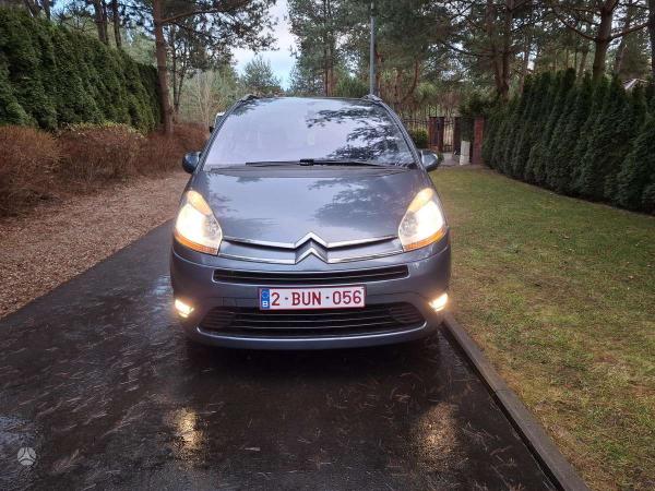 Pelēks Citroen Grand C4 Picasso 2010 Viļņa, ar dzinēja tilpumu 1.56 L un nobraukumu 280 tūkst. km par 2400 €, foto 4 vietnē AUTOMOTO.COM.LV