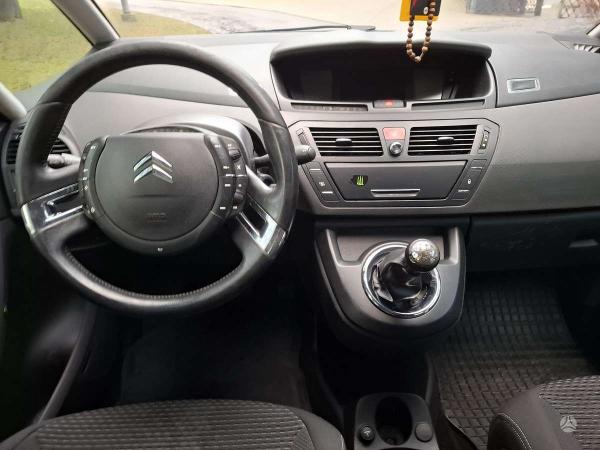 Pelēks Citroen Grand C4 Picasso 2010 Viļņa, ar dzinēja tilpumu 1.56 L un nobraukumu 280 tūkst. km par 2400 €, foto 9 vietnē AUTOMOTO.COM.LV