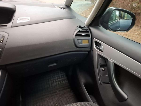 Pelēks Citroen Grand C4 Picasso 2010 Viļņa, ar dzinēja tilpumu 1.56 L un nobraukumu 280 tūkst. km par 2400 €, foto 10 vietnē AUTOMOTO.COM.LV