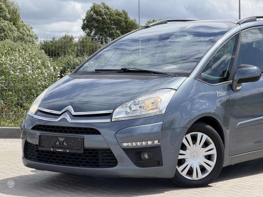Pelēks Citroen Grand C4 Picasso 2011 Tauragė, ar dzinēja tilpumu 1.60 L un nobraukumu 19 tūkst. km par 2400 €, foto 3 vietnē AUTOMOTO.COM.LV