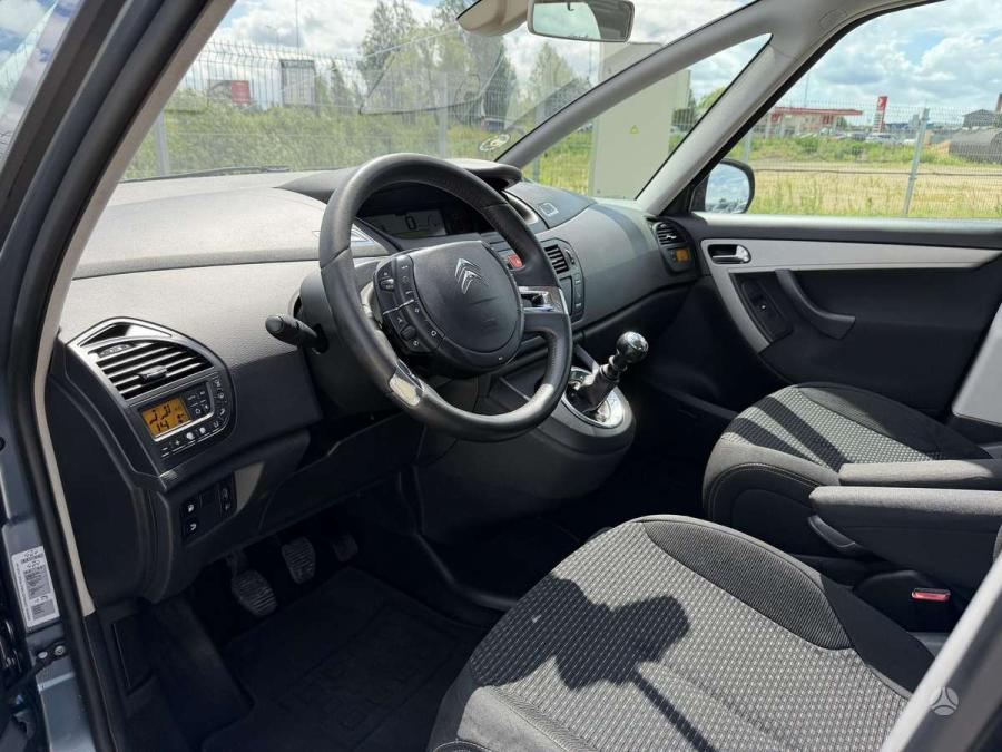 Pelēks Citroen Grand C4 Picasso 2011 Tauragė, ar dzinēja tilpumu 1.60 L un nobraukumu 19 tūkst. km par 2400 €, foto 9 vietnē AUTOMOTO.COM.LV