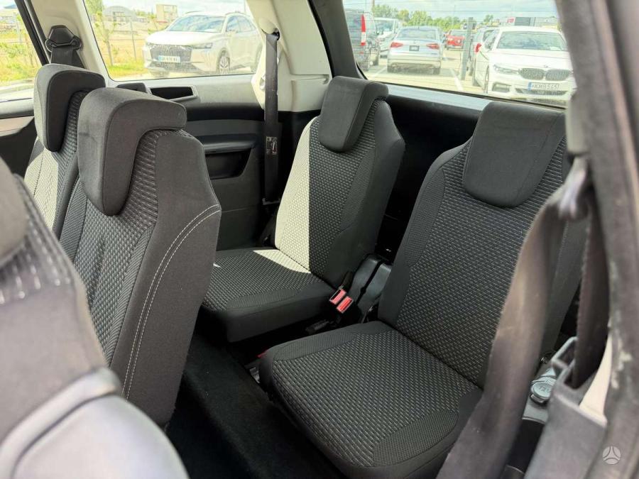 Pelēks Citroen Grand C4 Picasso 2011 Tauragė, ar dzinēja tilpumu 1.60 L un nobraukumu 19 tūkst. km par 2400 €, foto 11 vietnē AUTOMOTO.COM.LV