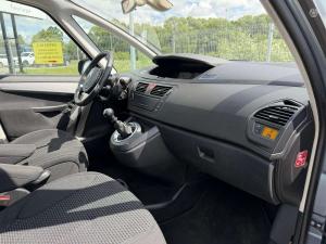 Pelēks Citroen Grand C4 Picasso 2011 Tauragė, ar dzinēja tilpumu 1.60 L un nobraukumu 19 tūkst. km par 2400 €, foto 12 vietnē AUTOMOTO.COM.LV