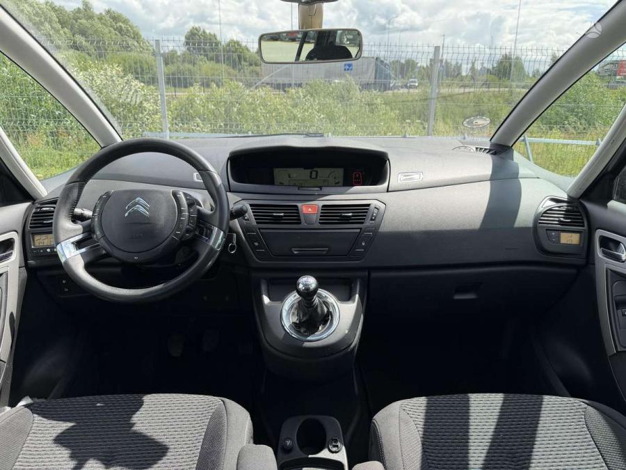 Pelēks Citroen Grand C4 Picasso 2011 Tauragė, ar dzinēja tilpumu 1.60 L un nobraukumu 19 tūkst. km par 2400 €, foto 13 vietnē AUTOMOTO.COM.LV