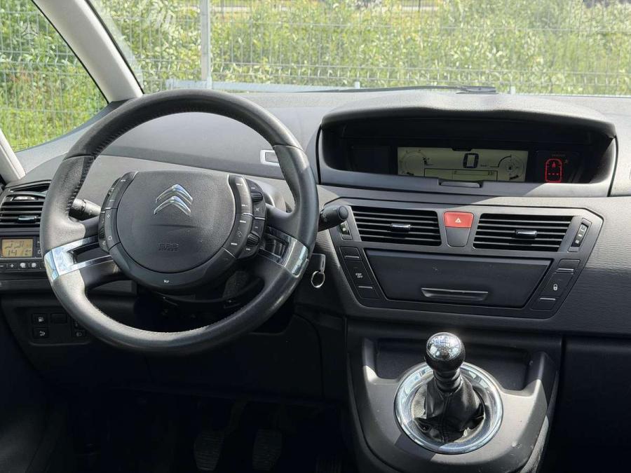 Pelēks Citroen Grand C4 Picasso 2011 Tauragė, ar dzinēja tilpumu 1.60 L un nobraukumu 19 tūkst. km par 2400 €, foto 14 vietnē AUTOMOTO.COM.LV
