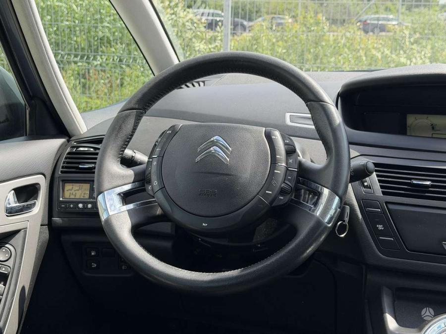 Pelēks Citroen Grand C4 Picasso 2011 Tauragė, ar dzinēja tilpumu 1.60 L un nobraukumu 19 tūkst. km par 2400 €, foto 15 vietnē AUTOMOTO.COM.LV