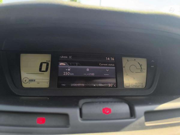 Pelēks Citroen Grand C4 Picasso 2011 Kauņa, ar dzinēja tilpumu 1.56 L un nobraukumu 295 tūkst. km par 2490 €, foto 6 vietnē AUTOMOTO.COM.LV