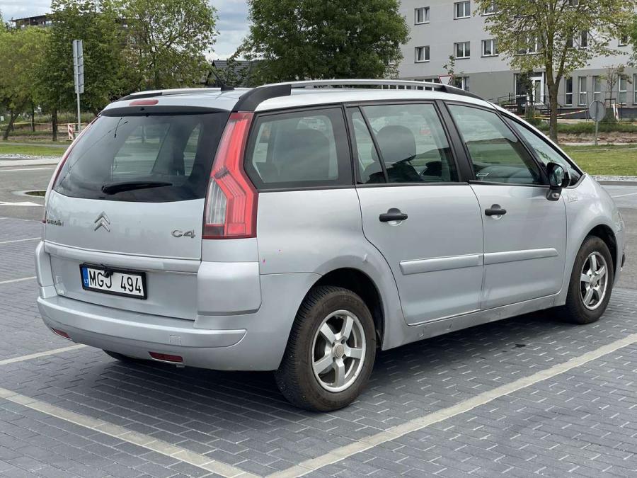 Pelēks Citroen Grand C4 Picasso 2011 Kauņa, ar dzinēja tilpumu 1.60 L un nobraukumu 330 tūkst. km par 1200 €, foto 6 vietnē AUTOMOTO.COM.LV
