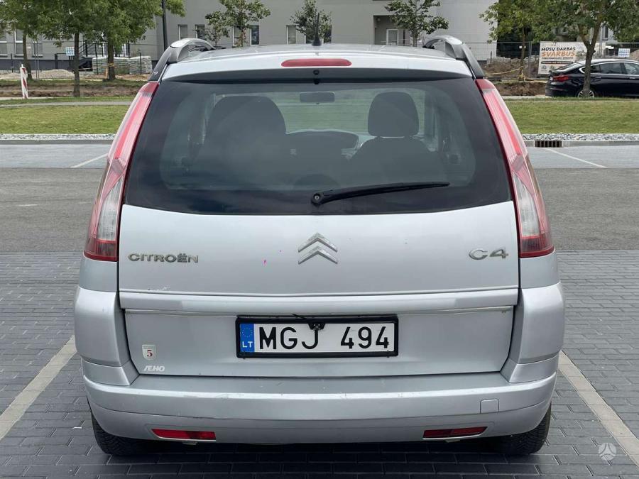 Pelēks Citroen Grand C4 Picasso 2011 Kauņa, ar dzinēja tilpumu 1.60 L un nobraukumu 330 tūkst. km par 1200 €, foto 7 vietnē AUTOMOTO.COM.LV