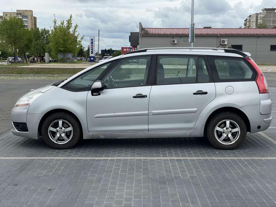 Pelēks Citroen Grand C4 Picasso 2011 Kauņa, ar dzinēja tilpumu 1.60 L un nobraukumu 330 tūkst. km par 1200 €, foto 9 vietnē AUTOMOTO.COM.LV
