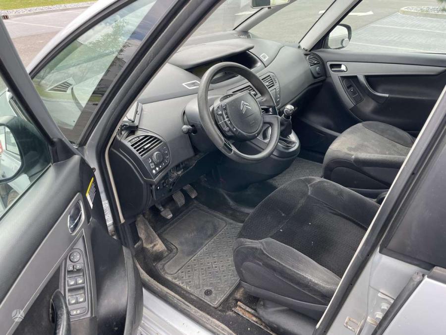 Pelēks Citroen Grand C4 Picasso 2011 Kauņa, ar dzinēja tilpumu 1.60 L un nobraukumu 330 tūkst. km par 1200 €, foto 10 vietnē AUTOMOTO.COM.LV