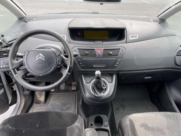 Grey Citroen Grand C4 Picasso 2011 in Kaunas, with an engine capacity of 1.60 L and mileage of 330 thousand km for 1200 €, photo 10 on AUTOMOTO.COM.LV