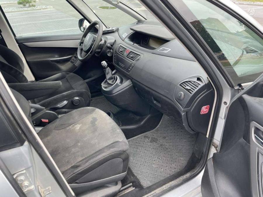 Pelēks Citroen Grand C4 Picasso 2011 Kauņa, ar dzinēja tilpumu 1.60 L un nobraukumu 330 tūkst. km par 1200 €, foto 12 vietnē AUTOMOTO.COM.LV
