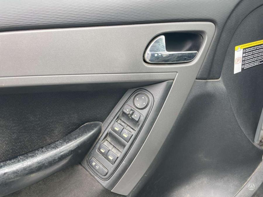 Pelēks Citroen Grand C4 Picasso 2011 Kauņa, ar dzinēja tilpumu 1.60 L un nobraukumu 330 tūkst. km par 1200 €, foto 13 vietnē AUTOMOTO.COM.LV