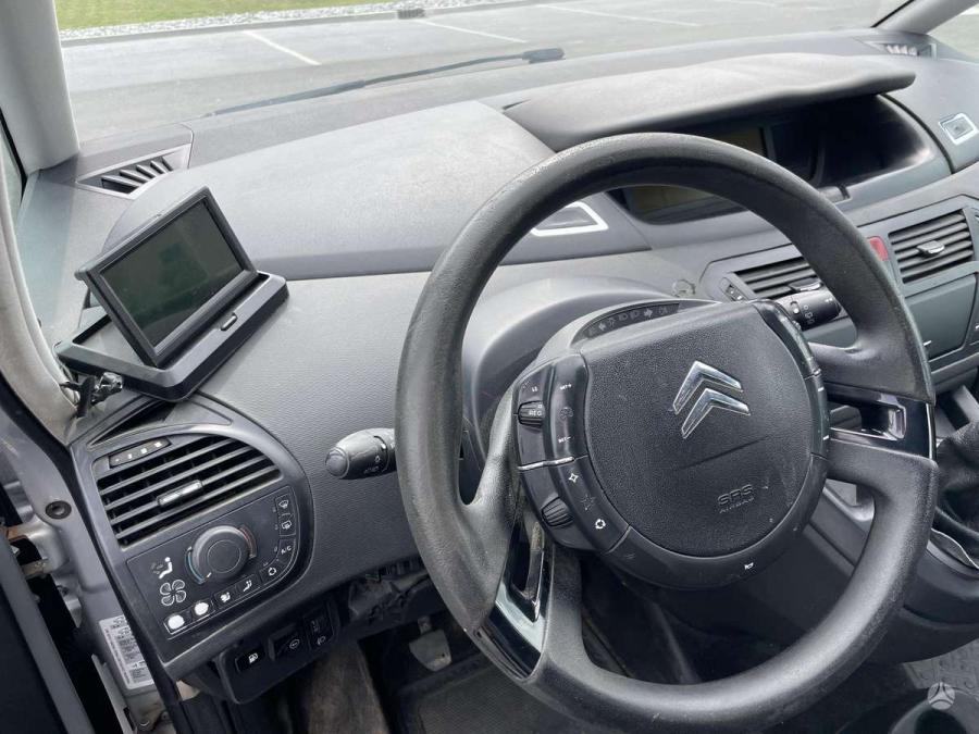 Pelēks Citroen Grand C4 Picasso 2011 Kauņa, ar dzinēja tilpumu 1.60 L un nobraukumu 330 tūkst. km par 1200 €, foto 14 vietnē AUTOMOTO.COM.LV