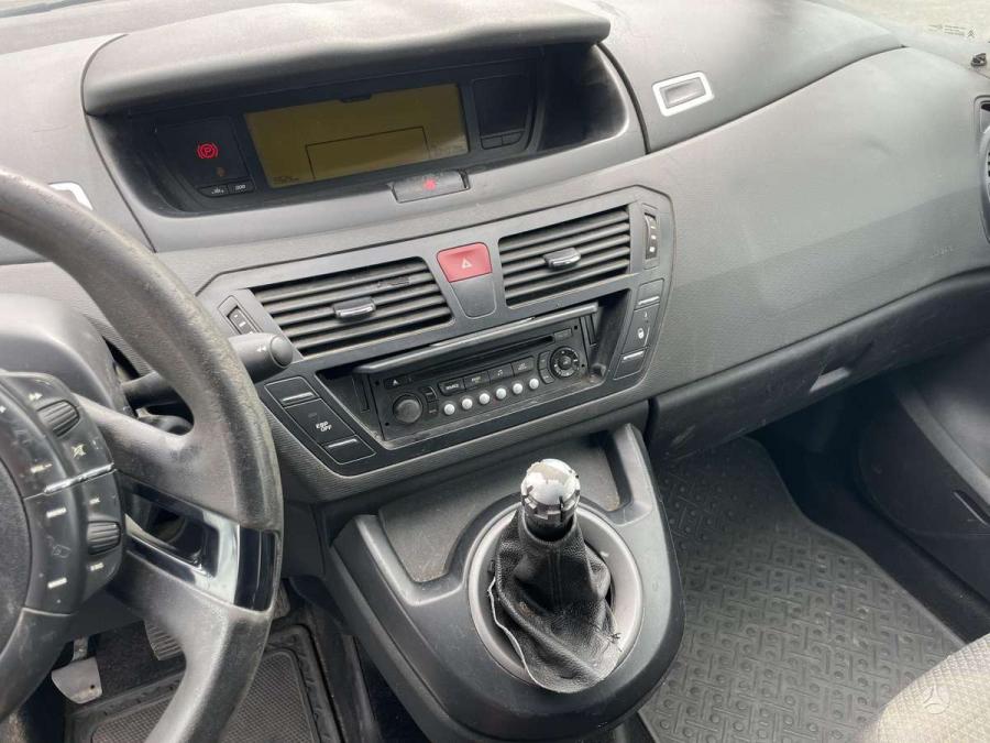 Pelēks Citroen Grand C4 Picasso 2011 Kauņa, ar dzinēja tilpumu 1.60 L un nobraukumu 330 tūkst. km par 1200 €, foto 15 vietnē AUTOMOTO.COM.LV