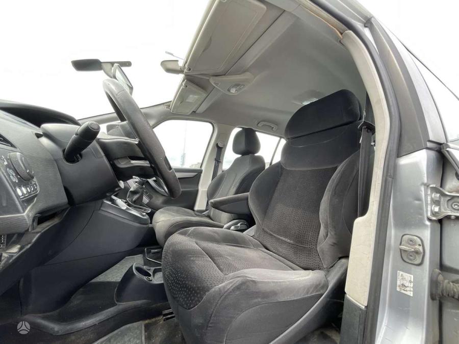 Pelēks Citroen Grand C4 Picasso 2011 Kauņa, ar dzinēja tilpumu 1.60 L un nobraukumu 330 tūkst. km par 1200 €, foto 16 vietnē AUTOMOTO.COM.LV