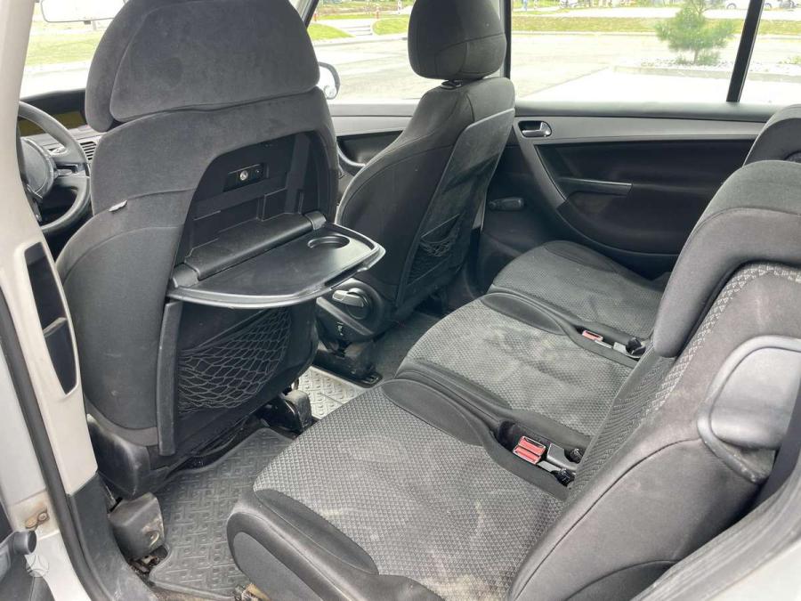 Pelēks Citroen Grand C4 Picasso 2011 Kauņa, ar dzinēja tilpumu 1.60 L un nobraukumu 330 tūkst. km par 1200 €, foto 18 vietnē AUTOMOTO.COM.LV