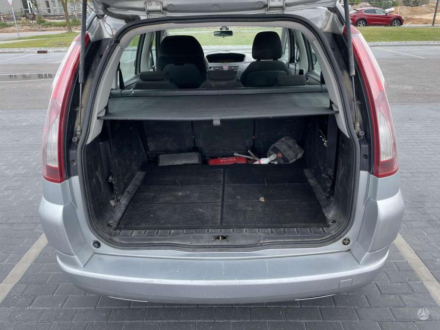 Pelēks Citroen Grand C4 Picasso 2011 Kauņa, ar dzinēja tilpumu 1.60 L un nobraukumu 330 tūkst. km par 1200 €, foto 19 vietnē AUTOMOTO.COM.LV