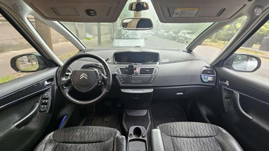 Pelēks Citroen Grand C4 Picasso 2012 Viļņa, ar dzinēja tilpumu 2.00 L un nobraukumu 376 tūkst. km par 3499 €, foto 4 vietnē AUTOMOTO.COM.LV