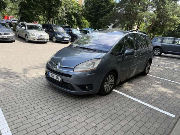 Pelēks Citroen Grand C4 Picasso 2012 Viļņa, ar dzinēja tilpumu 2.00 L un nobraukumu 273 tūkst. km par 850 €, foto 1 vietnē AUTOMOTO.COM.LV