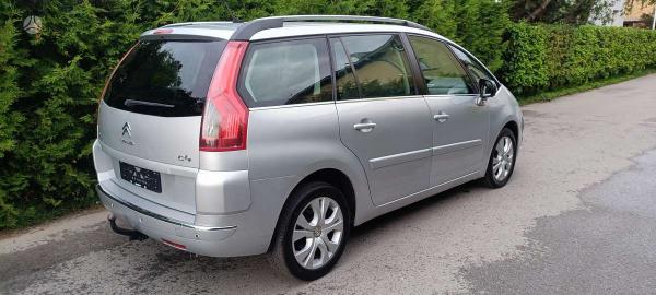 Grey Citroen Grand C4 Picasso 2012 in Kaunas, with an engine capacity of 1.56 L and mileage of 275 thousand km for 2899 €, photo 7 on AUTOMOTO.COM.LV